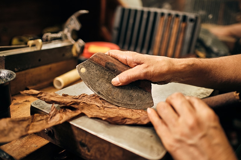 Dunbarton Tobacco & Trust - Handcrafted Cigars