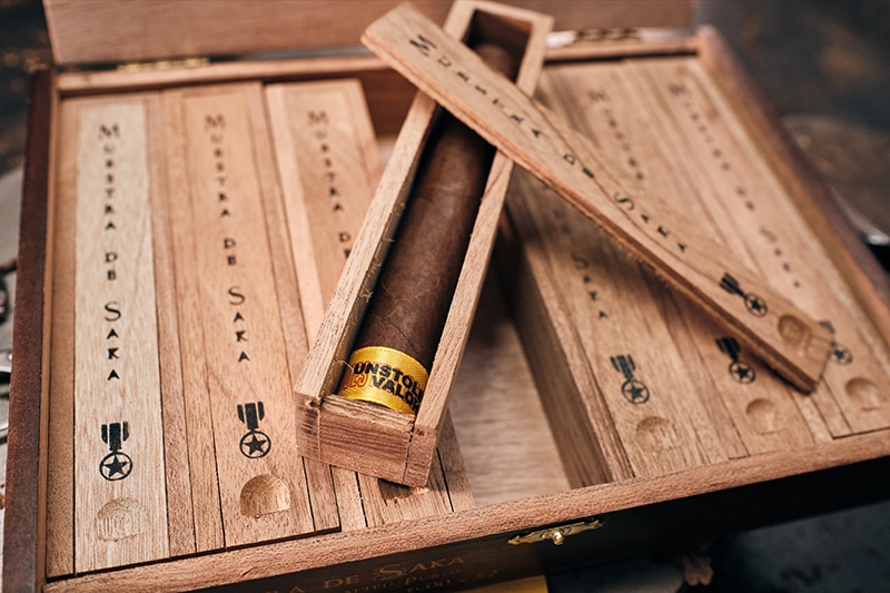 Dunbarton Tobacco & Trust - Handcrafted Cigars